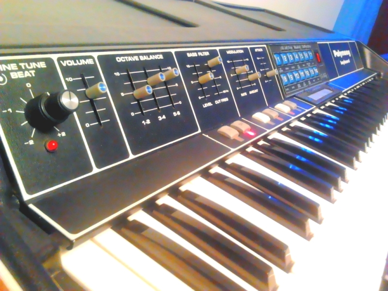Moog Polymoog – Synthesizer Online